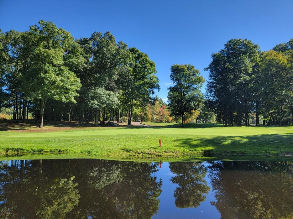 Maplegate Country Club | New England dot Golf